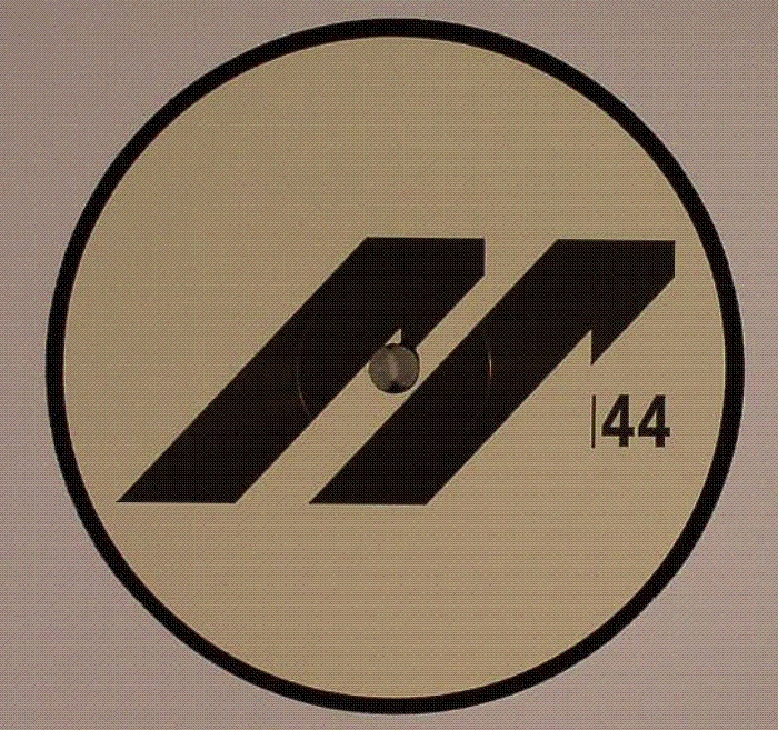 Audio Assault 44 - Operator - Audio Assault - Toolbox records - votre ...